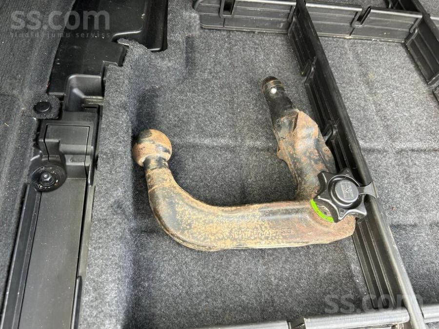 Pelēks BMW 525 2006 Rīga, ar dzinēja tilpumu 2.50 L un nobraukumu 380 tūkst. km par 3550 €, foto 12 vietnē AUTOMOTO.COM.LV