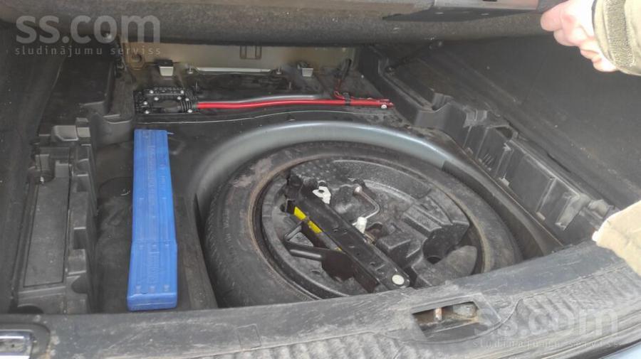 Pelēks BMW 525 2006 Rīga, ar dzinēja tilpumu 2.50 L un nobraukumu 257 tūkst. km par 3700 €, foto 13 vietnē AUTOMOTO.COM.LV