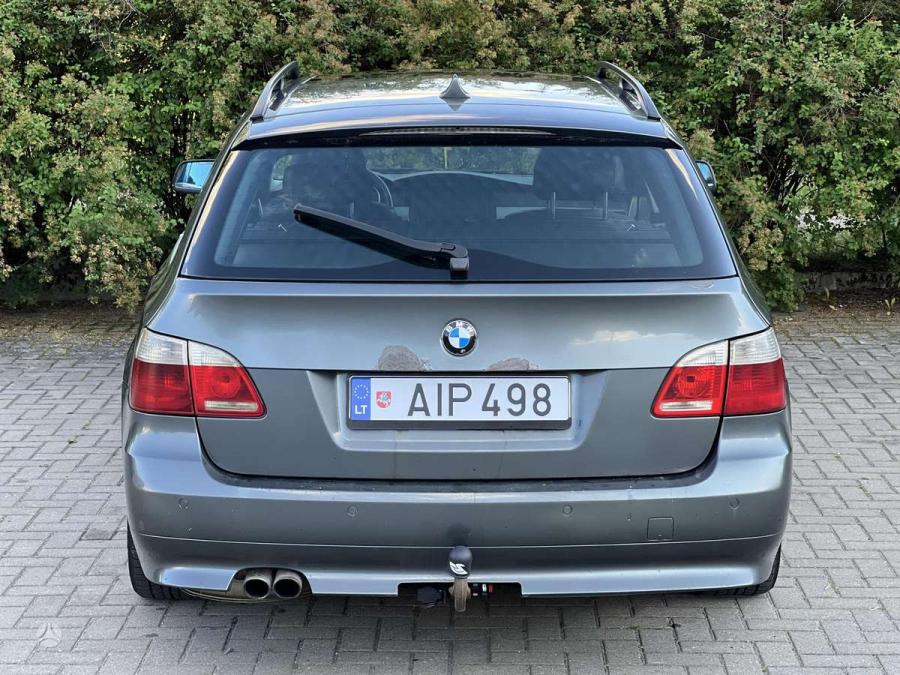 Pelēks BMW 525 2006 Viļņa, ar dzinēja tilpumu 2.50 L un nobraukumu 450 tūkst. km par 1750 €, foto 7 vietnē AUTOMOTO.COM.LV
