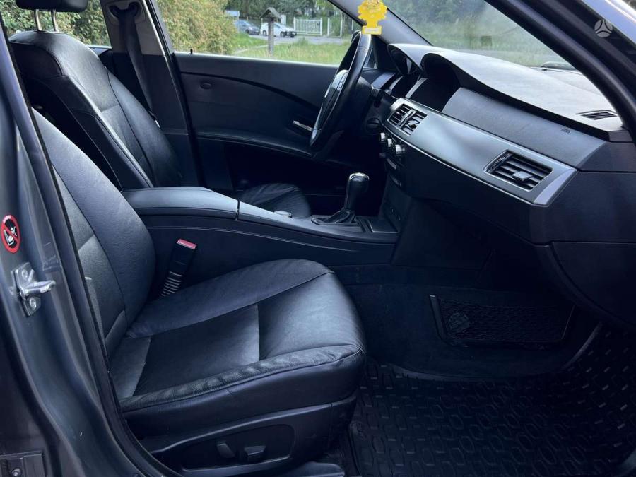Pelēks BMW 525 2006 Viļņa, ar dzinēja tilpumu 2.50 L un nobraukumu 450 tūkst. km par 1750 €, foto 12 vietnē AUTOMOTO.COM.LV