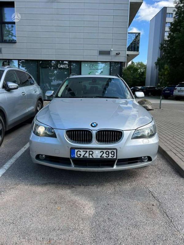 Grey BMW 525 2006 in Kaunas, with an engine capacity of 2.50 L and mileage of 330 thousand km for 1700 €, photo 1 on AUTOMOTO.COM.LV