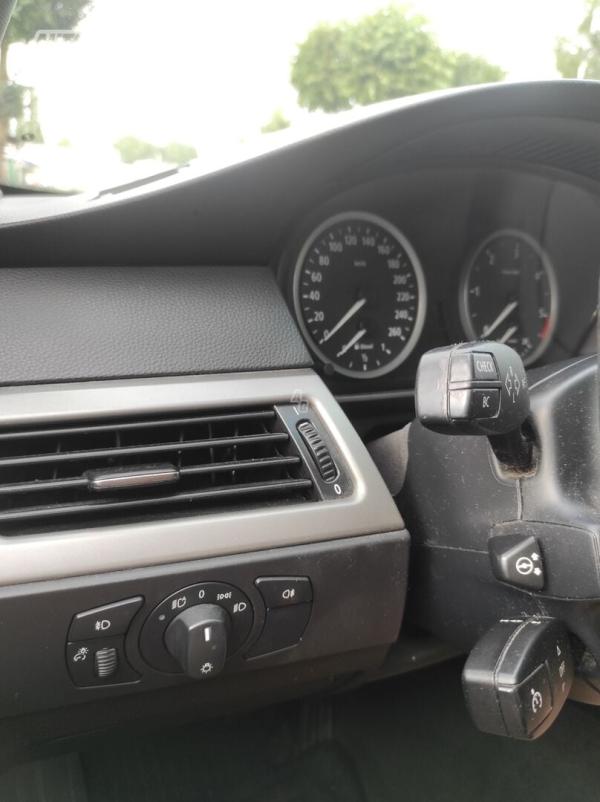 Grey BMW 525 2006 in Kretinga, with an engine capacity of 2.50 L and mileage of 339 thousand km for 2450 €, photo 10 on AUTOMOTO.COM.LV