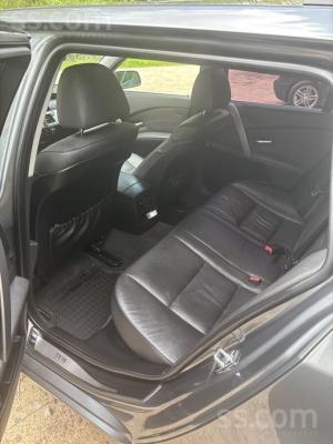 Pelēks BMW 525 2006 Jelgava, ar dzinēja tilpumu 2.50 L un nobraukumu 319 tūkst. km par 3300 €, foto 16 vietnē AUTOMOTO.COM.LV