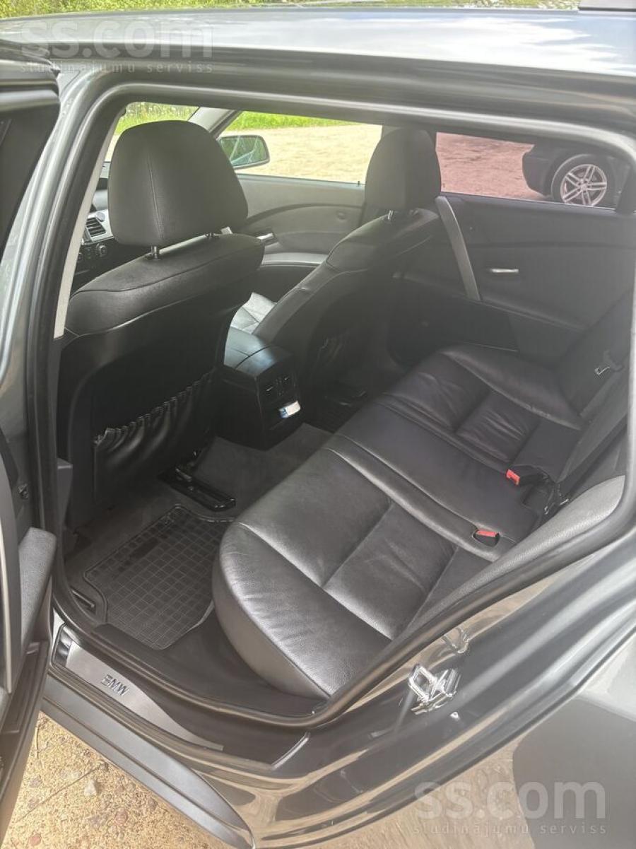 Pelēks BMW 525 2006 Jelgava, ar dzinēja tilpumu 2.50 L un nobraukumu 319 tūkst. km par 3300 €, foto 16 vietnē AUTOMOTO.COM.LV