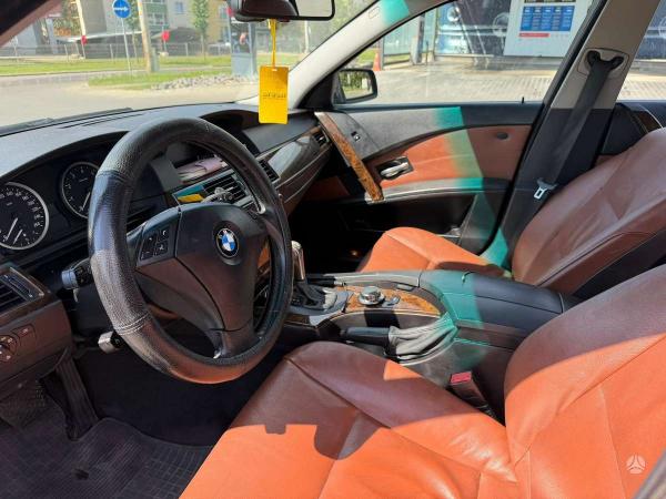 Pelēks BMW 525 2006 Viļņa, ar dzinēja tilpumu 2.50 L un nobraukumu 250 tūkst. km par 2700 €, foto 6 vietnē AUTOMOTO.COM.LV