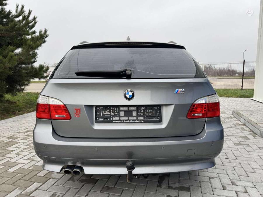Pelēks BMW 525 2007 Marijampole, ar dzinēja tilpumu 2.99 L un nobraukumu 330 tūkst. km par 3900 €, foto 5 vietnē AUTOMOTO.COM.LV