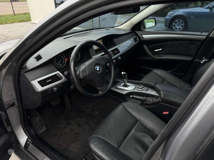 Pelēks BMW 525 2007 Marijampole, ar dzinēja tilpumu 2.99 L un nobraukumu 330 tūkst. km par 3900 €, foto 9 vietnē AUTOMOTO.COM.LV