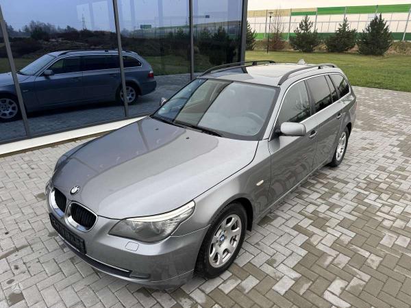 Grey BMW 525 2007 in Marijampole, with an engine capacity of 2.99 L and mileage of 330 thousand km for 3900 €, photo 8 on AUTOMOTO.COM.LV