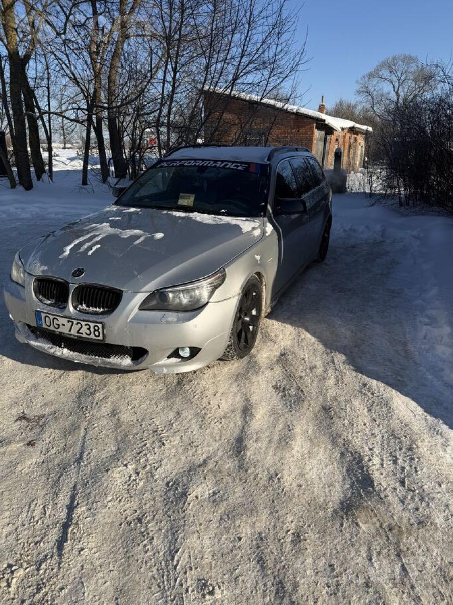 Grey BMW 525 2007 in Daugavpils, with an engine capacity of 3.00 L and mileage of 284 thousand km for 5000 €, photo 1 on AUTOMOTO.COM.LV