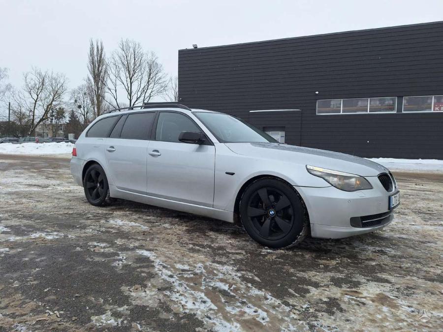 Grey BMW 525 2007 in Kaunas, with an engine capacity of 2.99 L and mileage of 458 thousand km for 3650 €, photo 1 on AUTOMOTO.COM.LV