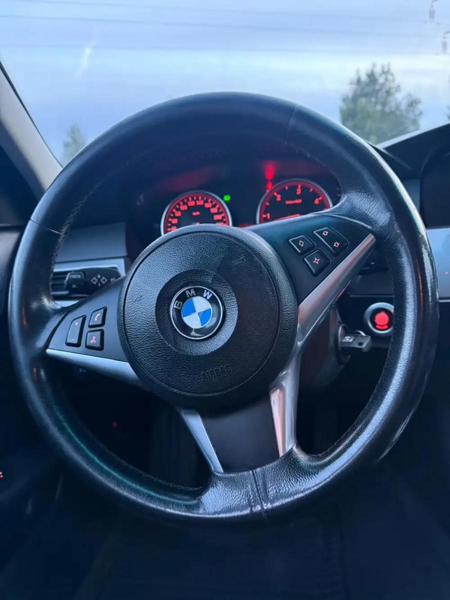 Grey BMW 525 2007 in Riga, with an engine capacity of 3.00 L and mileage of 300 thousand km for 4200 €, photo 15 on AUTOMOTO.COM.LV