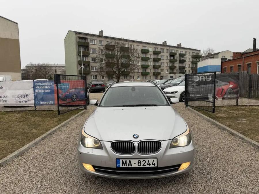 Pelēks BMW 525 2007 Ventspils, ar dzinēja tilpumu 3.00 L un nobraukumu 457 tūkst. km par 3200 €, foto 3 vietnē AUTOMOTO.COM.LV