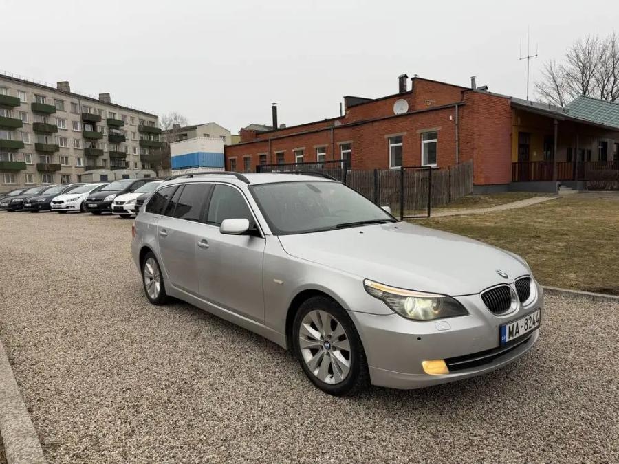 Pelēks BMW 525 2007 Ventspils, ar dzinēja tilpumu 3.00 L un nobraukumu 457 tūkst. km par 3200 €, foto 4 vietnē AUTOMOTO.COM.LV