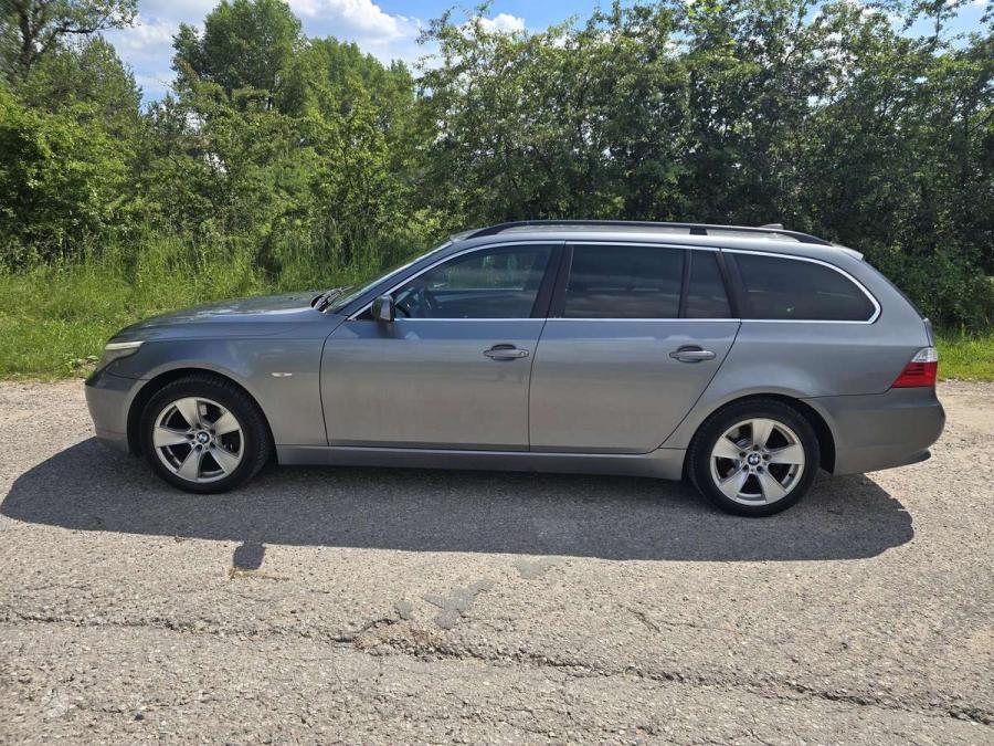 Grey BMW 525 2007 in Vilnius, with an engine capacity of 3.00 L and mileage of 356 thousand km for 3600 €, photo 3 on AUTOMOTO.COM.LV