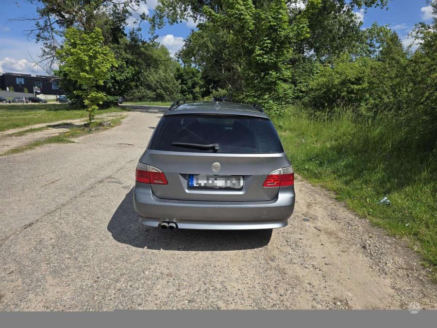 Grey BMW 525 2007 in Vilnius, with an engine capacity of 3.00 L and mileage of 356 thousand km for 3600 €, photo 5 on AUTOMOTO.COM.LV