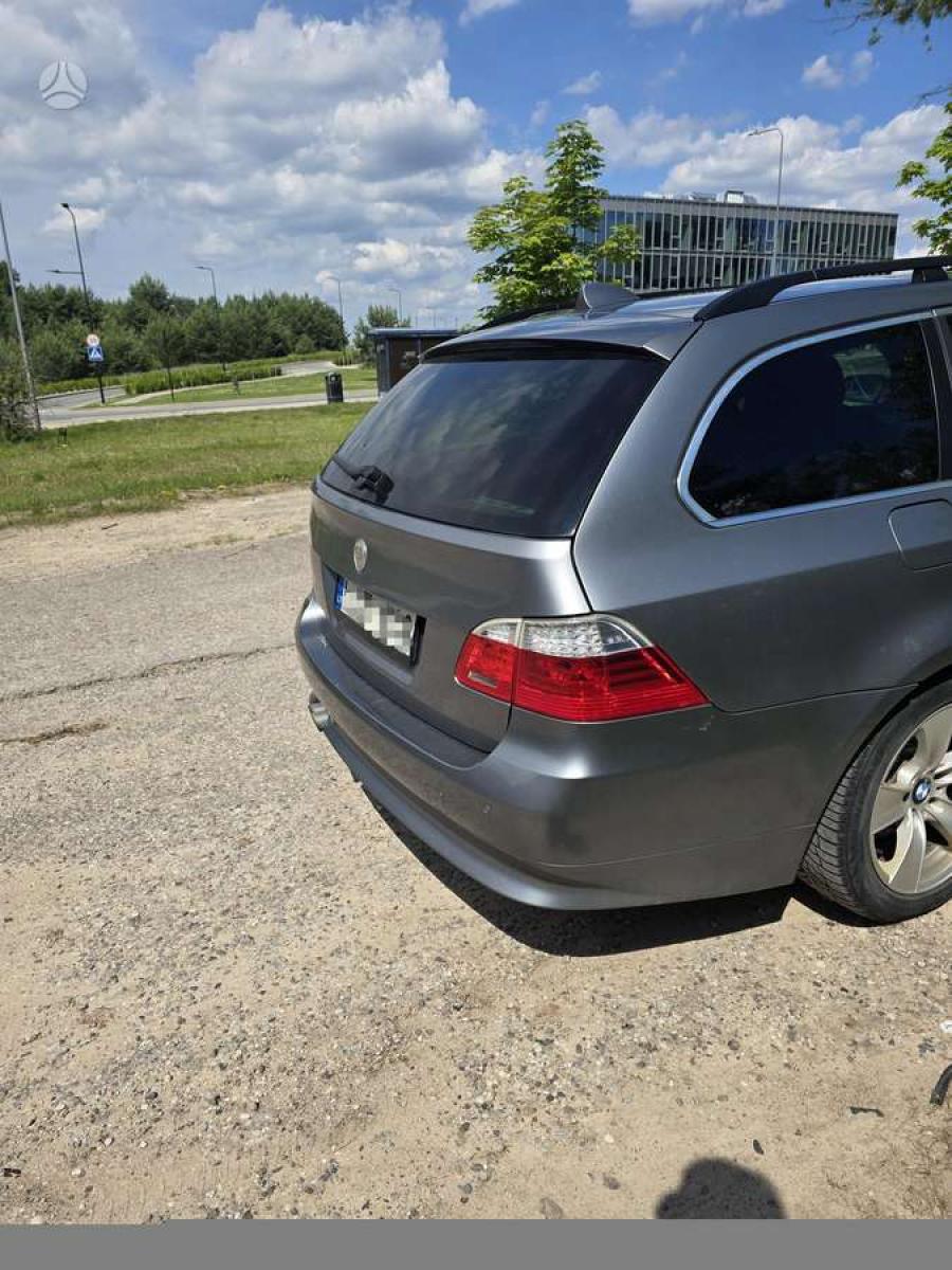 Grey BMW 525 2007 in Vilnius, with an engine capacity of 3.00 L and mileage of 356 thousand km for 3600 €, photo 6 on AUTOMOTO.COM.LV