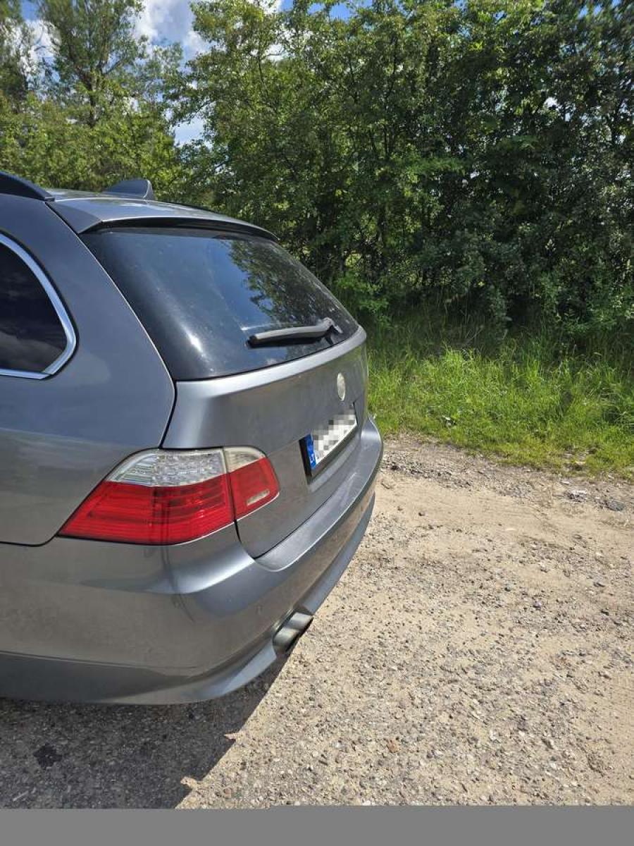 Grey BMW 525 2007 in Vilnius, with an engine capacity of 3.00 L and mileage of 356 thousand km for 3600 €, photo 7 on AUTOMOTO.COM.LV