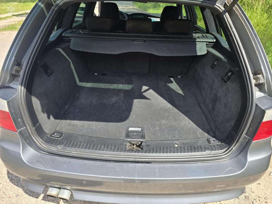 Grey BMW 525 2007 in Vilnius, with an engine capacity of 3.00 L and mileage of 356 thousand km for 3600 €, photo 8 on AUTOMOTO.COM.LV