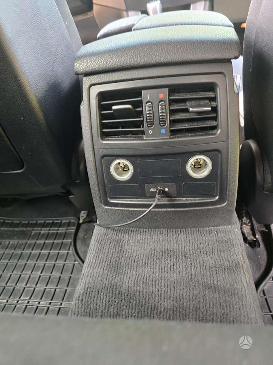Grey BMW 525 2007 in Vilnius, with an engine capacity of 3.00 L and mileage of 356 thousand km for 3600 €, photo 12 on AUTOMOTO.COM.LV