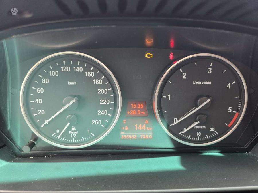 Grey BMW 525 2007 in Vilnius, with an engine capacity of 3.00 L and mileage of 356 thousand km for 3600 €, photo 18 on AUTOMOTO.COM.LV