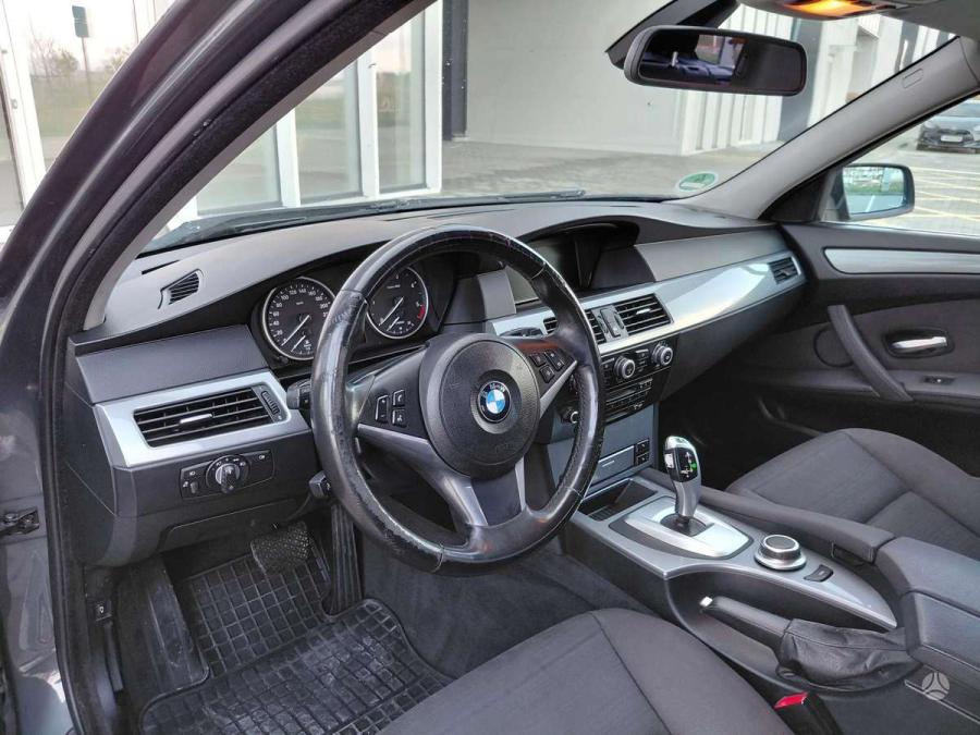 Pelēks BMW 525 2007 Viļņa, ar dzinēja tilpumu 2.99 L un nobraukumu 386 tūkst. km par 2600 €, foto 8 vietnē AUTOMOTO.COM.LV