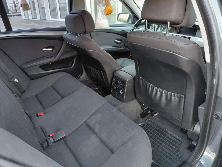 Pelēks BMW 525 2007 Viļņa, ar dzinēja tilpumu 2.99 L un nobraukumu 386 tūkst. km par 2600 €, foto 11 vietnē AUTOMOTO.COM.LV