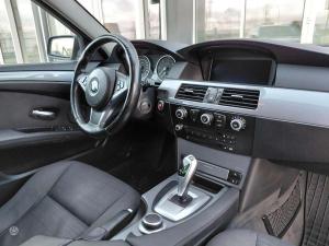 Pelēks BMW 525 2007 Viļņa, ar dzinēja tilpumu 2.99 L un nobraukumu 386 tūkst. km par 2600 €, foto 14 vietnē AUTOMOTO.COM.LV