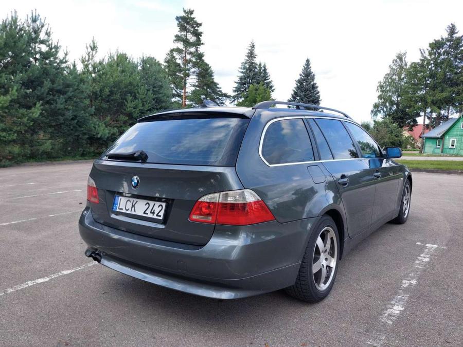 Grey BMW 525 2007 in Pasvalys, with an engine capacity of 2.50 L and mileage of 377 thousand km for 1700 €, photo 8 on AUTOMOTO.COM.LV