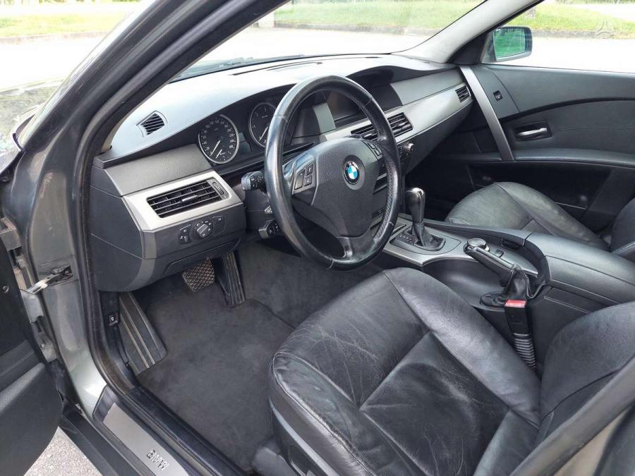Grey BMW 525 2007 in Pasvalys, with an engine capacity of 2.50 L and mileage of 377 thousand km for 1700 €, photo 12 on AUTOMOTO.COM.LV