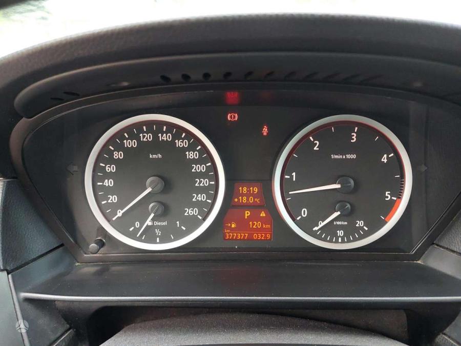 Grey BMW 525 2007 in Pasvalys, with an engine capacity of 2.50 L and mileage of 377 thousand km for 1700 €, photo 18 on AUTOMOTO.COM.LV