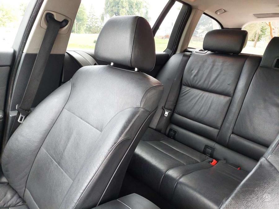 Grey BMW 525 2007 in Pasvalys, with an engine capacity of 2.50 L and mileage of 377 thousand km for 1700 €, photo 20 on AUTOMOTO.COM.LV