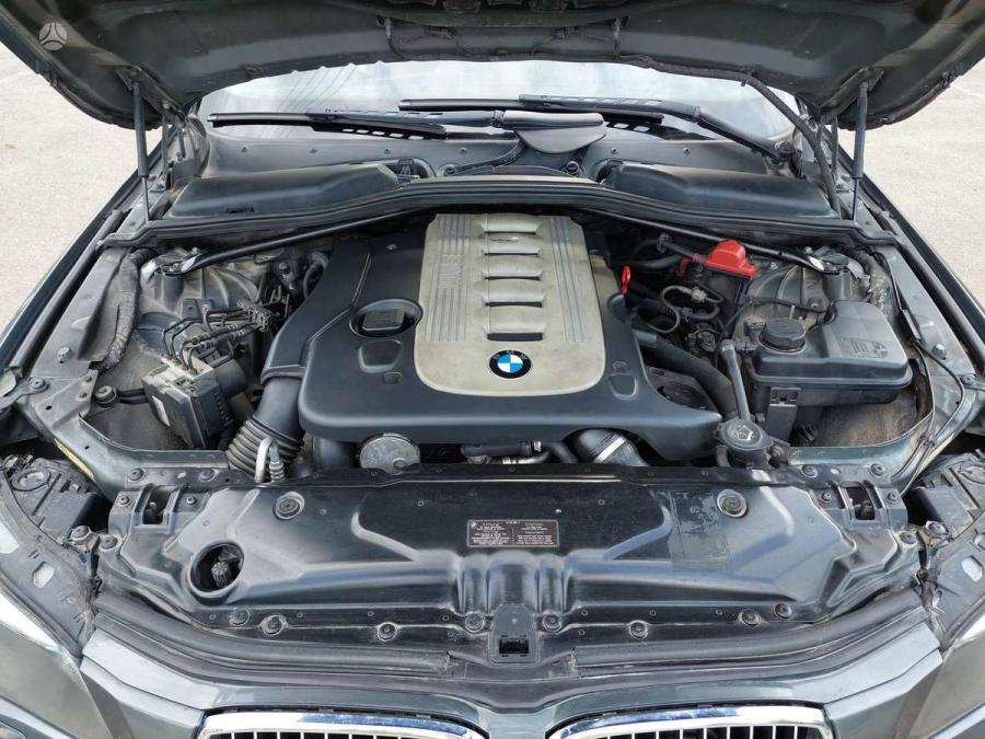 Grey BMW 525 2007 in Pasvalys, with an engine capacity of 2.50 L and mileage of 377 thousand km for 1700 €, photo 24 on AUTOMOTO.COM.LV