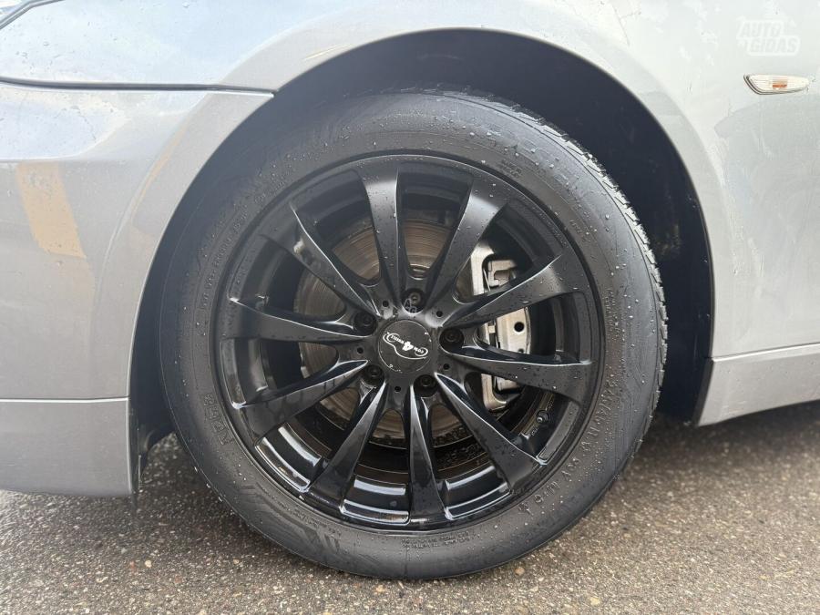 Pelēks BMW 525 2007 Viļņa, ar dzinēja tilpumu 3.00 L un nobraukumu 316 tūkst. km par 3600 €, foto 11 vietnē AUTOMOTO.COM.LV