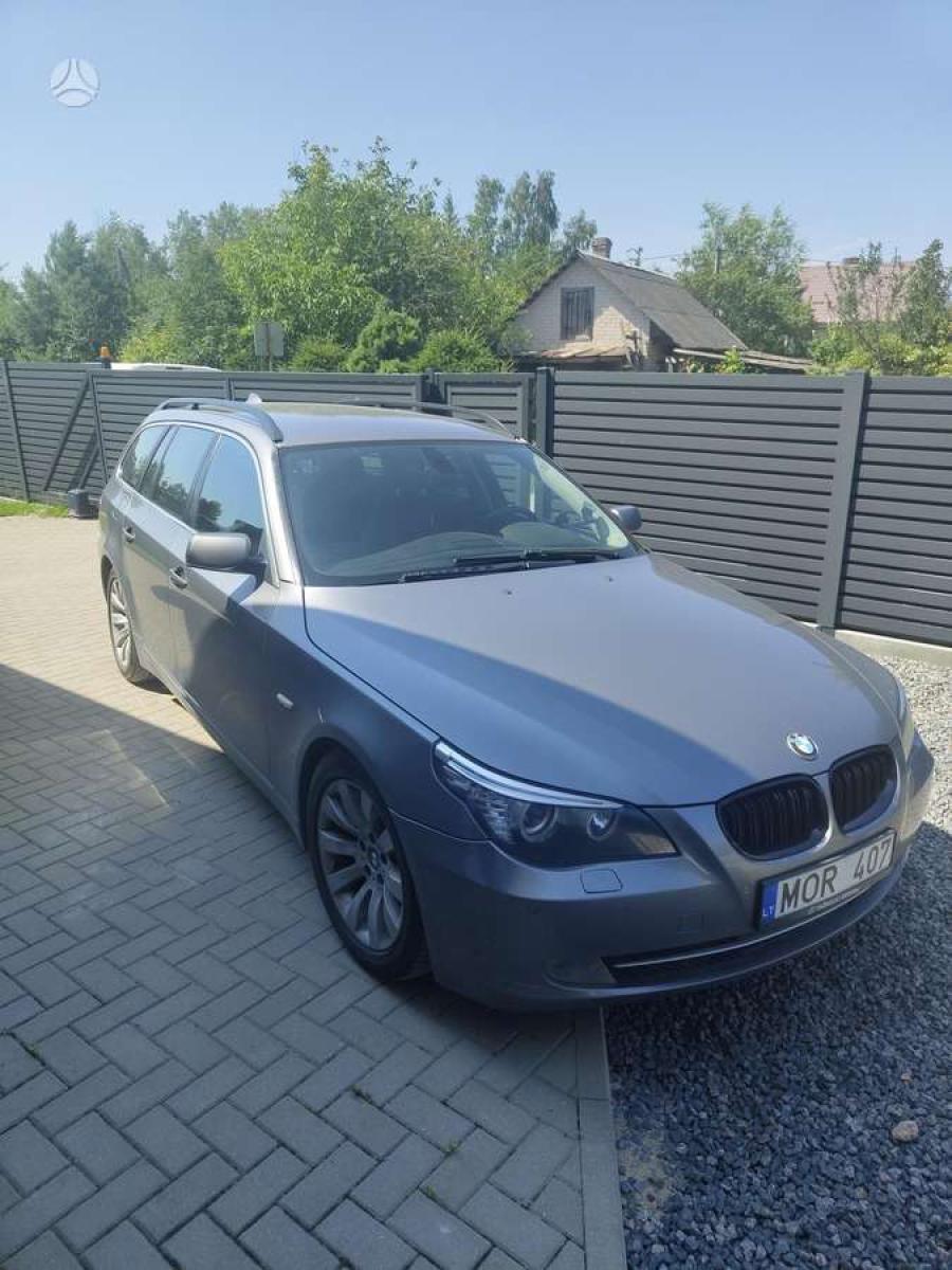 Grey BMW 525 2007 in Vilnius, with an engine capacity of 2.50 L and mileage of 325 thousand km for 4500 €, photo 1 on AUTOMOTO.COM.LV
