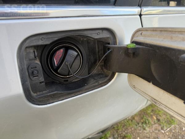 Pelēks BMW 525 2007 Daugavpils, ar dzinēja tilpumu 3.00 L un nobraukumu 290 tūkst. km par 4000 €, foto 3 vietnē AUTOMOTO.COM.LV