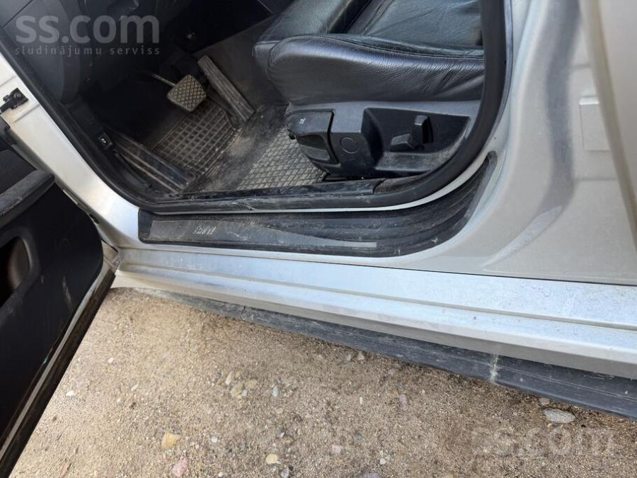 Pelēks BMW 525 2007 Daugavpils, ar dzinēja tilpumu 3.00 L un nobraukumu 290 tūkst. km par 4000 €, foto 7 vietnē AUTOMOTO.COM.LV