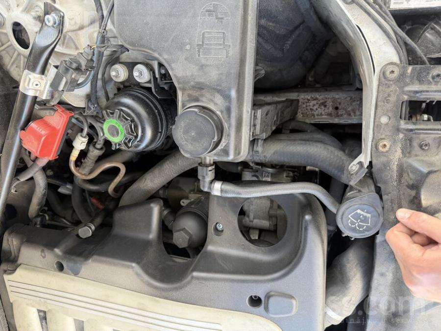 Pelēks BMW 525 2007 Daugavpils, ar dzinēja tilpumu 3.00 L un nobraukumu 290 tūkst. km par 4000 €, foto 17 vietnē AUTOMOTO.COM.LV