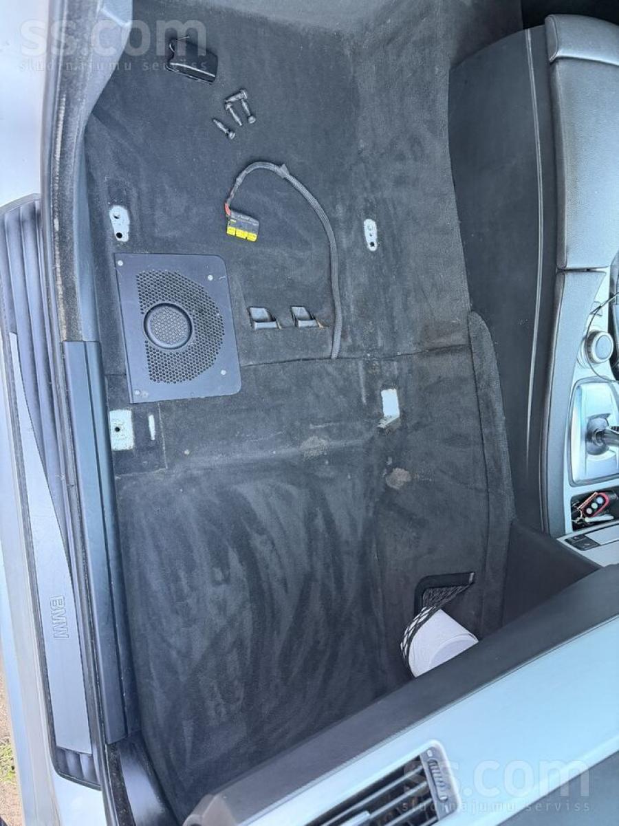 Pelēks BMW 525 2007 Daugavpils, ar dzinēja tilpumu 3.00 L un nobraukumu 290 tūkst. km par 4000 €, foto 27 vietnē AUTOMOTO.COM.LV