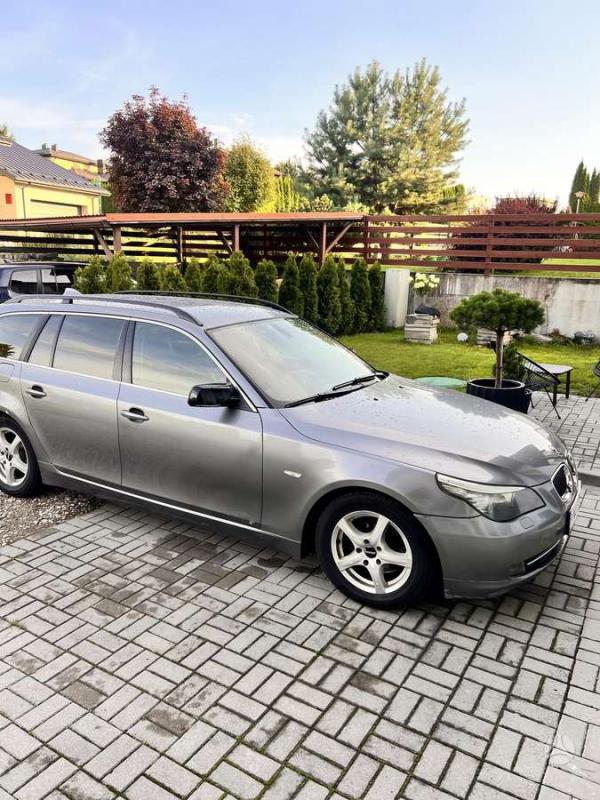 Pelēks BMW 525 2007 Viļņa, ar dzinēja tilpumu 3.00 L un nobraukumu 326 tūkst. km par 3780 €, foto 1 vietnē AUTOMOTO.COM.LV
