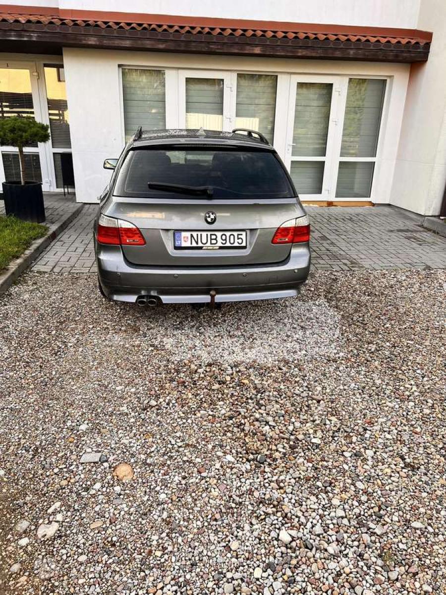 Pelēks BMW 525 2007 Viļņa, ar dzinēja tilpumu 3.00 L un nobraukumu 326 tūkst. km par 3780 €, foto 4 vietnē AUTOMOTO.COM.LV
