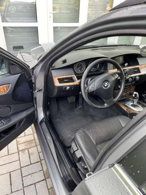 Pelēks BMW 525 2007 Viļņa, ar dzinēja tilpumu 3.00 L un nobraukumu 326 tūkst. km par 3780 €, foto 6 vietnē AUTOMOTO.COM.LV