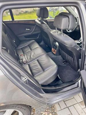 Pelēks BMW 525 2007 Viļņa, ar dzinēja tilpumu 3.00 L un nobraukumu 326 tūkst. km par 3780 €, foto 10 vietnē AUTOMOTO.COM.LV