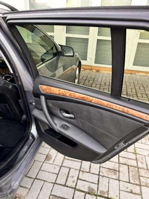 Pelēks BMW 525 2007 Viļņa, ar dzinēja tilpumu 3.00 L un nobraukumu 326 tūkst. km par 3780 €, foto 11 vietnē AUTOMOTO.COM.LV