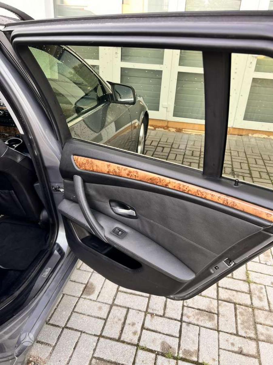 Pelēks BMW 525 2007 Viļņa, ar dzinēja tilpumu 3.00 L un nobraukumu 326 tūkst. km par 3780 €, foto 11 vietnē AUTOMOTO.COM.LV