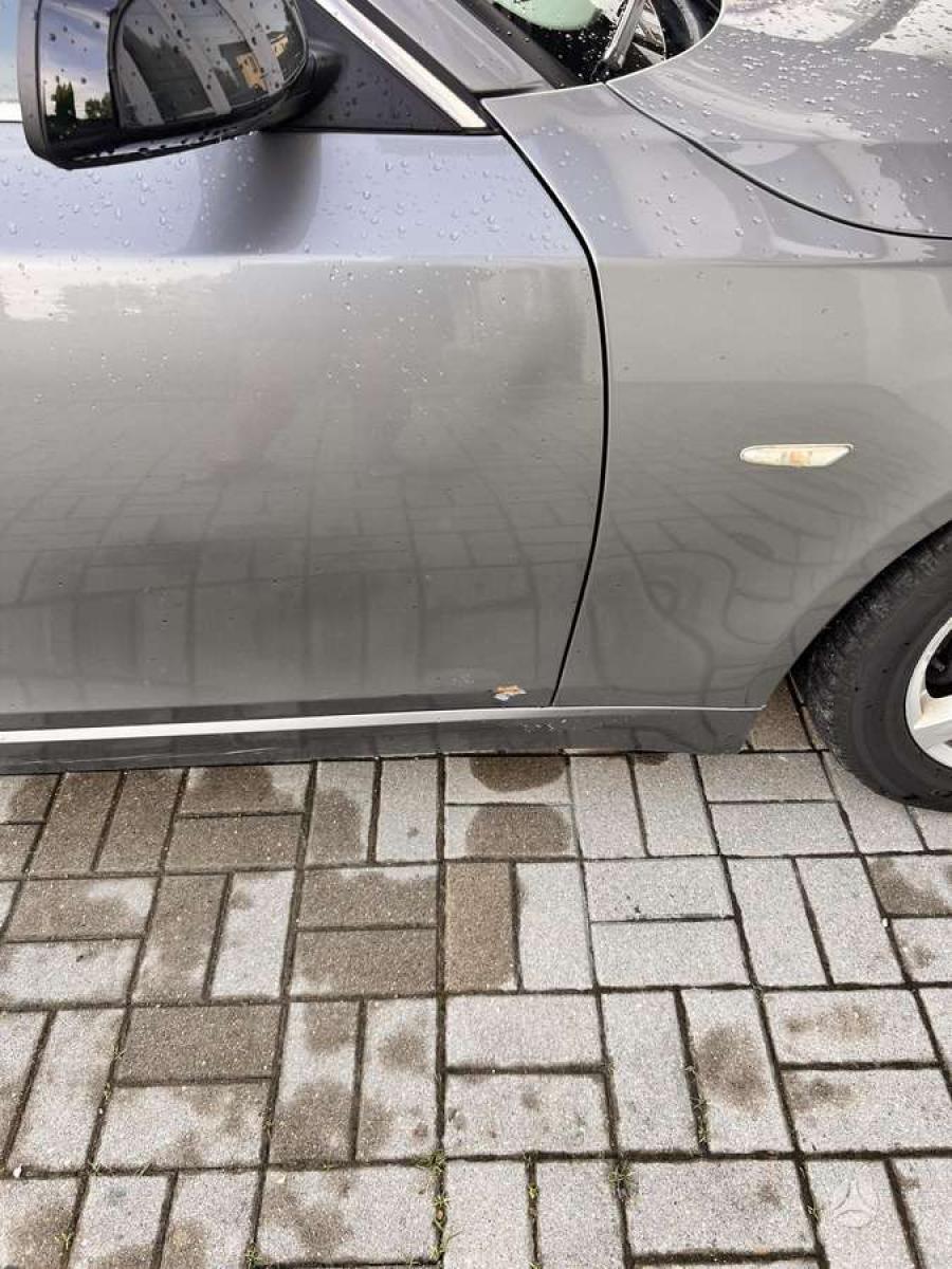 Pelēks BMW 525 2007 Viļņa, ar dzinēja tilpumu 3.00 L un nobraukumu 326 tūkst. km par 3780 €, foto 13 vietnē AUTOMOTO.COM.LV