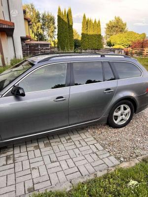 Pelēks BMW 525 2007 Viļņa, ar dzinēja tilpumu 3.00 L un nobraukumu 326 tūkst. km par 3780 €, foto 15 vietnē AUTOMOTO.COM.LV