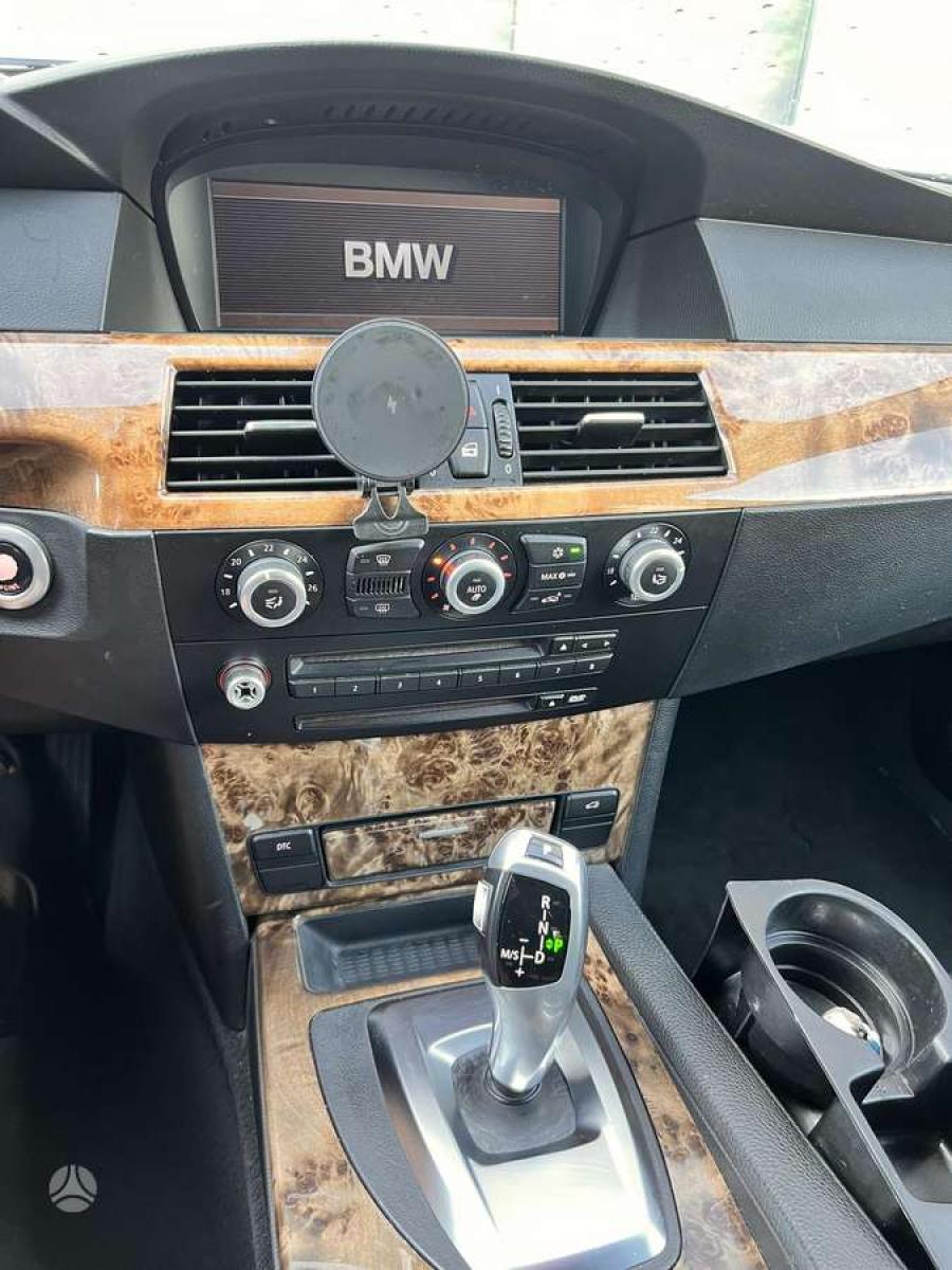 Pelēks BMW 525 2007 Viļņa, ar dzinēja tilpumu 3.00 L un nobraukumu 326 tūkst. km par 3780 €, foto 17 vietnē AUTOMOTO.COM.LV