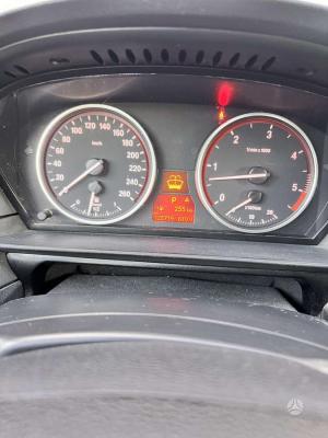 Pelēks BMW 525 2007 Viļņa, ar dzinēja tilpumu 3.00 L un nobraukumu 326 tūkst. km par 3780 €, foto 18 vietnē AUTOMOTO.COM.LV