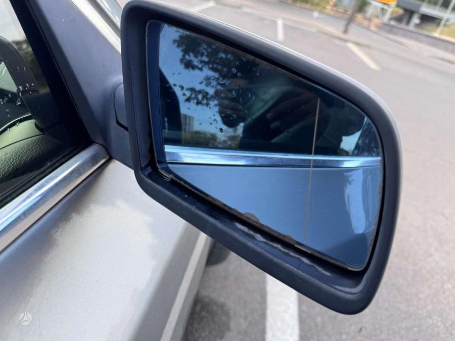 Pelēks BMW 525 2007 Viļņa, ar dzinēja tilpumu 2.50 L un nobraukumu 374 tūkst. km par 2350 €, foto 9 vietnē AUTOMOTO.COM.LV