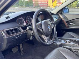 Pelēks BMW 525 2007 Viļņa, ar dzinēja tilpumu 2.50 L un nobraukumu 374 tūkst. km par 2350 €, foto 10 vietnē AUTOMOTO.COM.LV